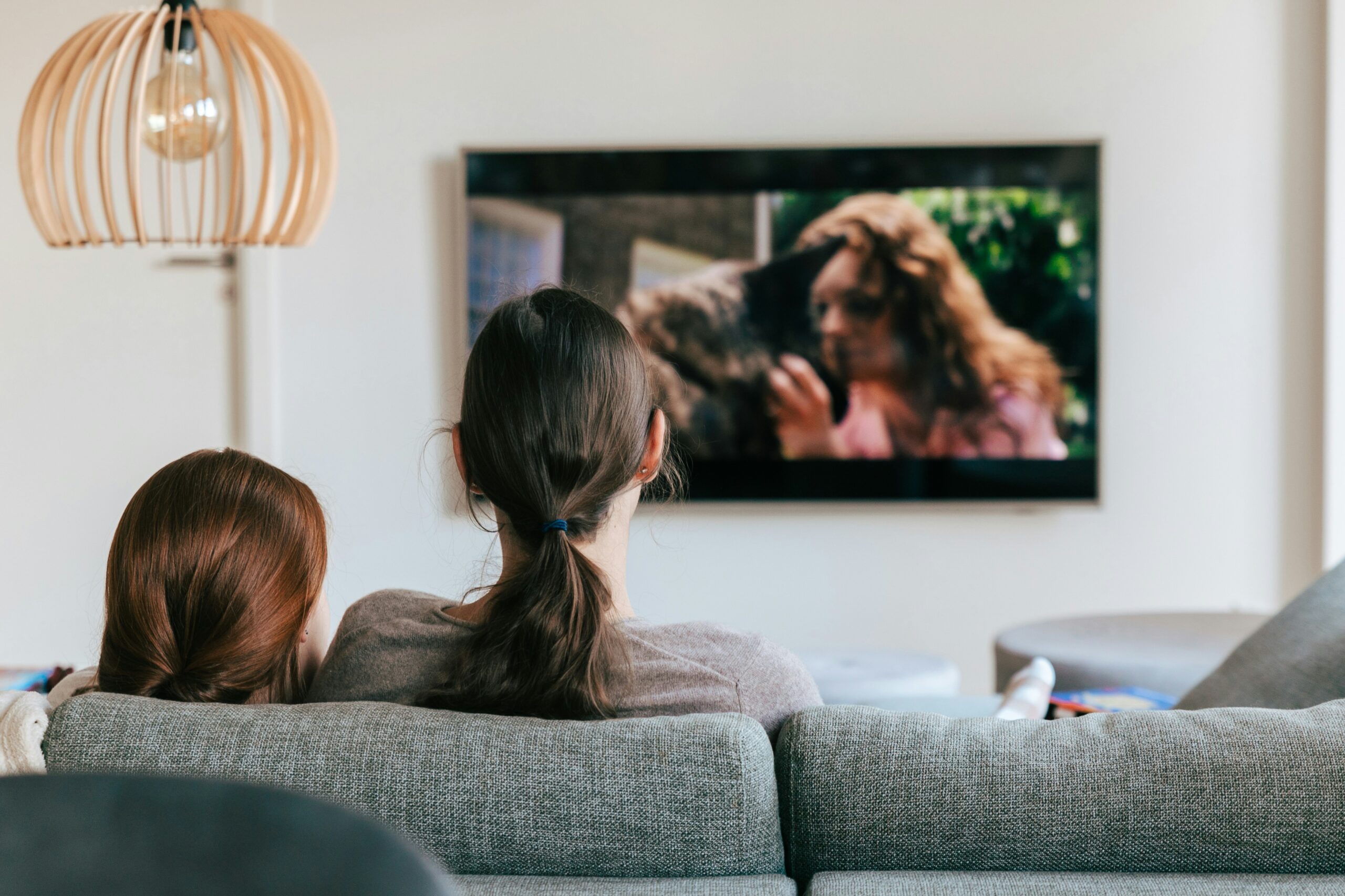 How TV Mirrors Make Mornings Easier for Busy Families